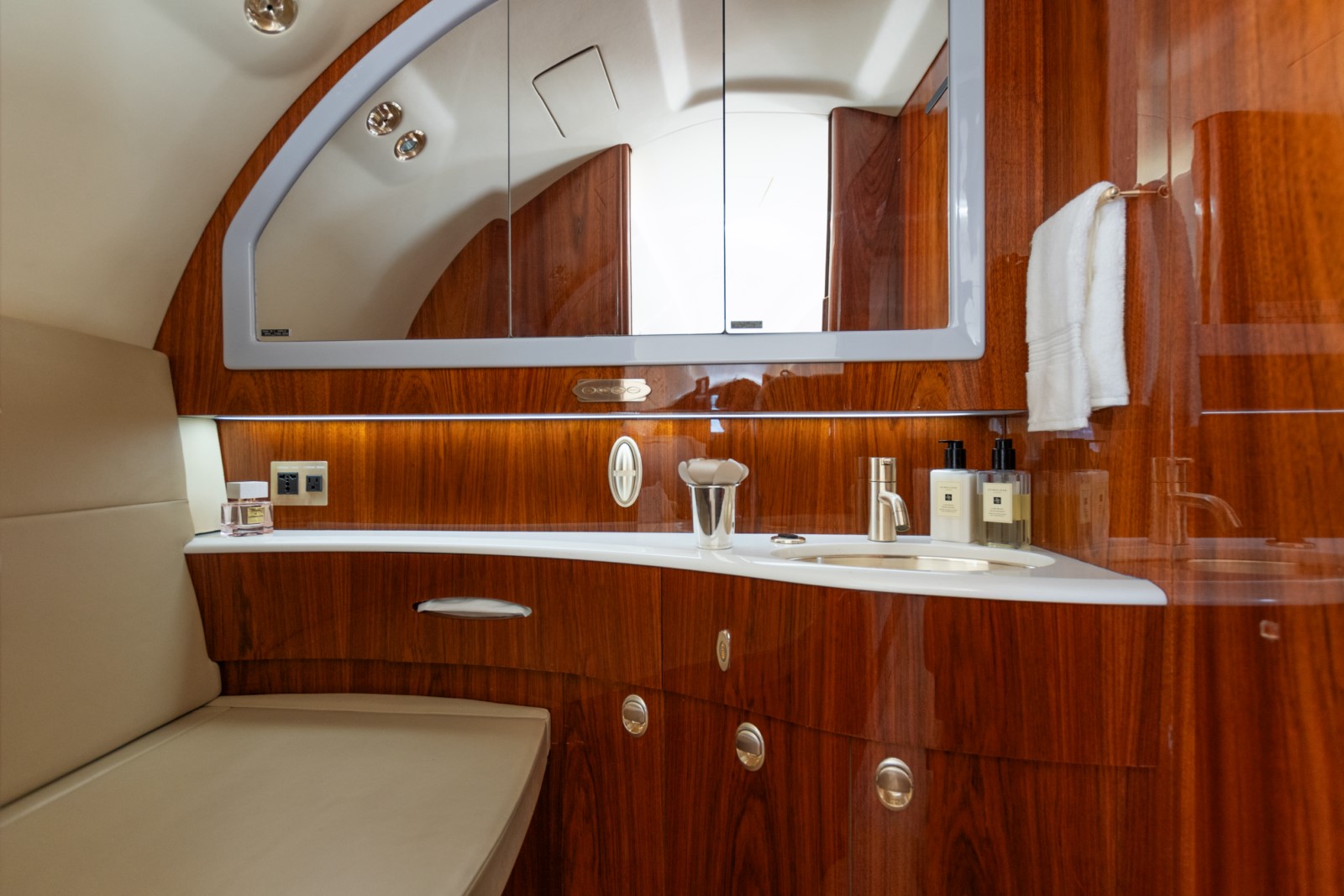 GULFSTREAM G200 | Private Jet | Global Jet